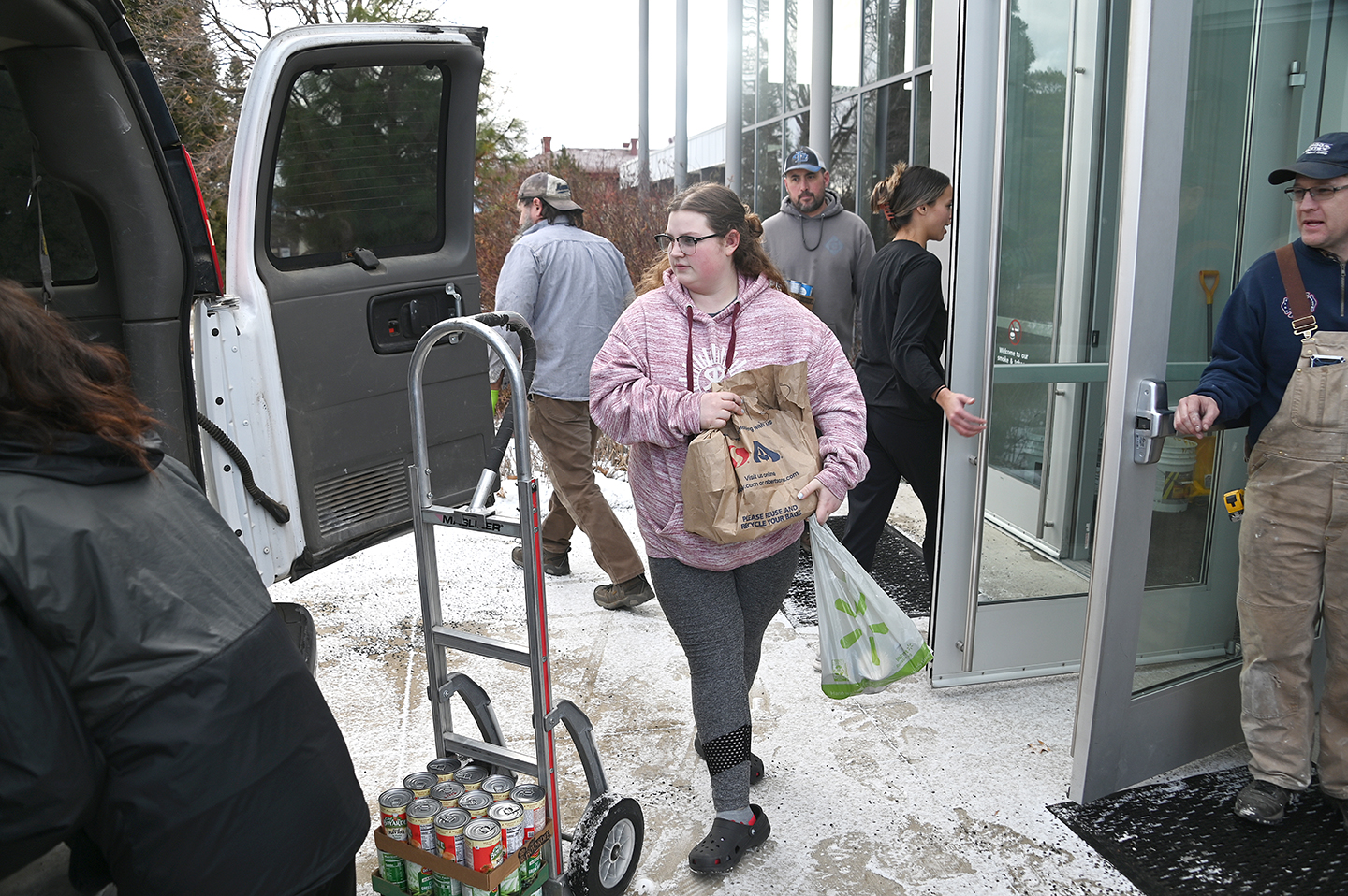 EOU students ‘Smash It’, 2023 Food Drive a huge success | Eastern ...