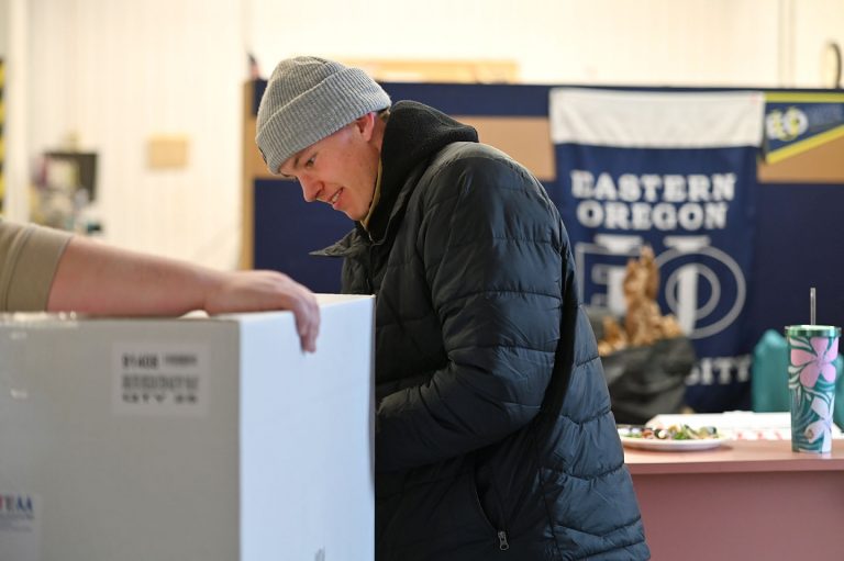 Eastern Oregon University Football Players Partner with GO STEM Program ...
